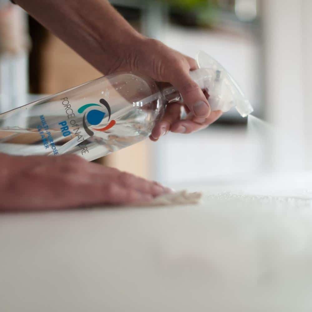 Pro Reusable Spray Bottle 32 oz - Force of Nature